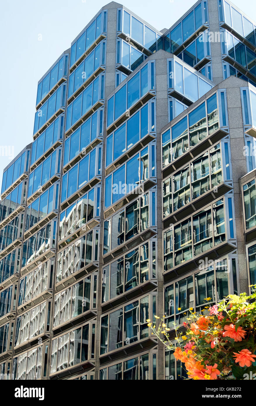 Modern Office Block near victoria Station Stock Photo - Alamy