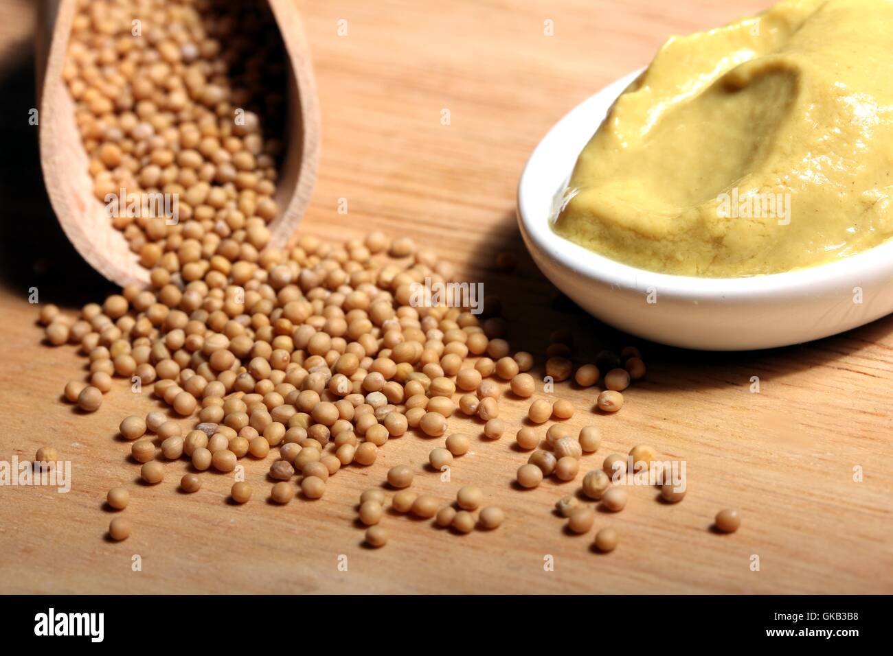 Moutarde grains hi-res stock photography and images - Alamy