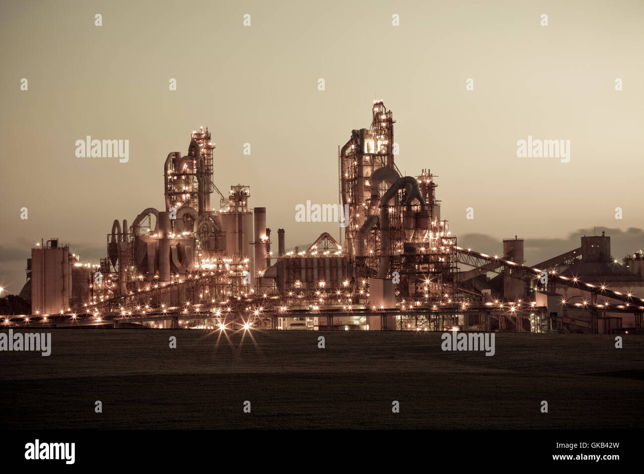Petrochemical industrial plant night coal power station hi-res stock ...