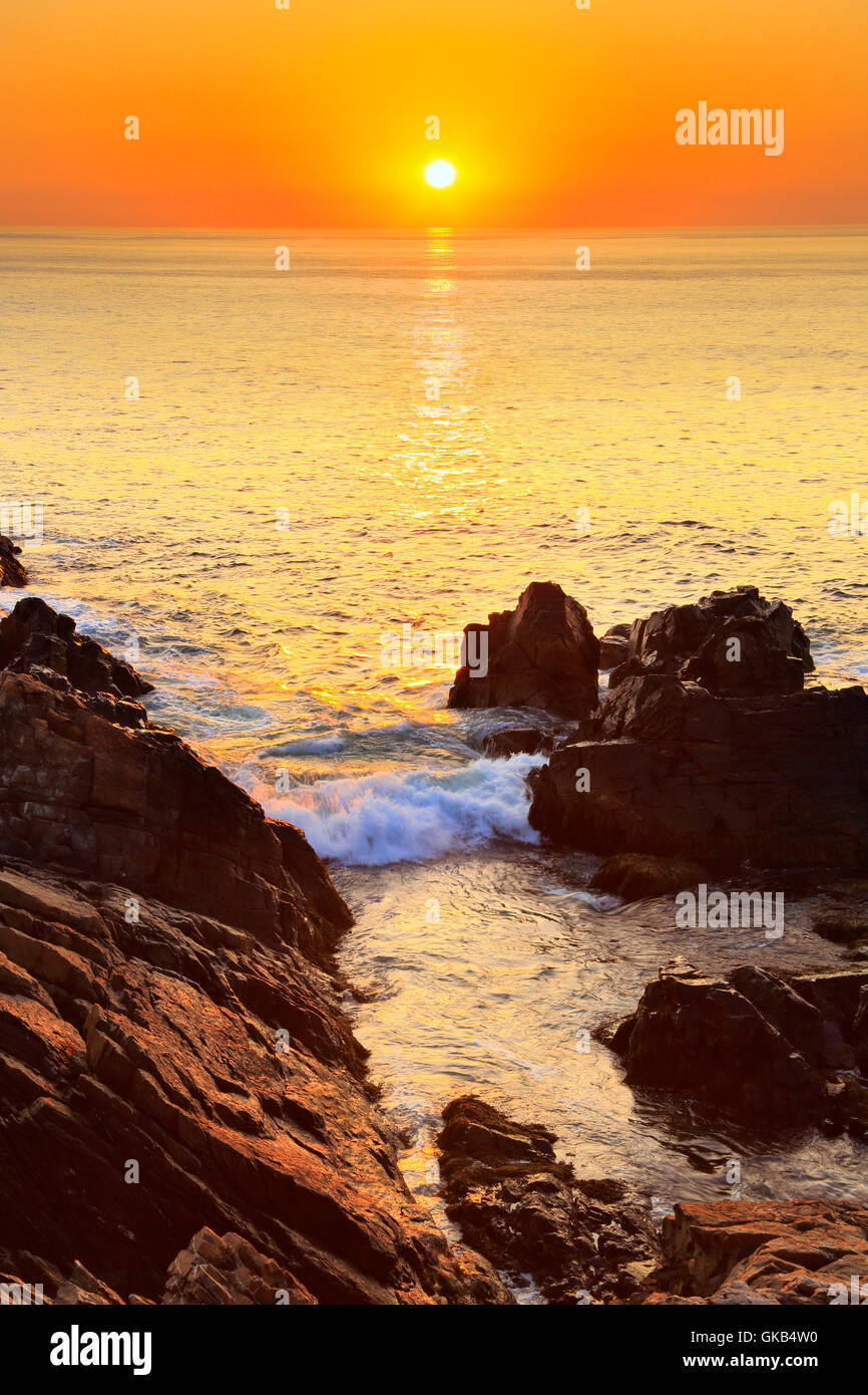 Sunrise, Marginal Way, Ogunquit, Maine, USA Stock Photo - Alamy