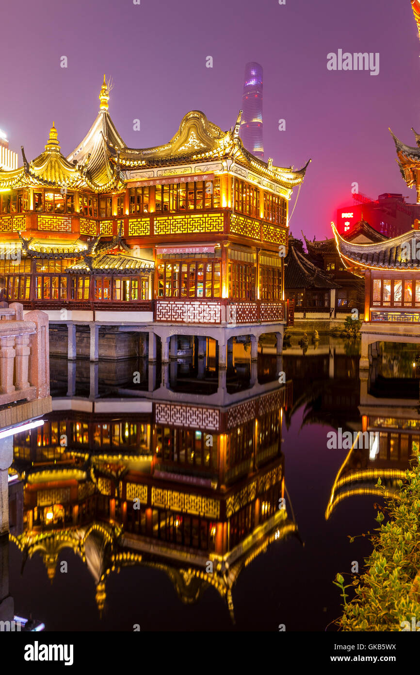 View old bund garden bridge hi-res stock photography and images - Alamy