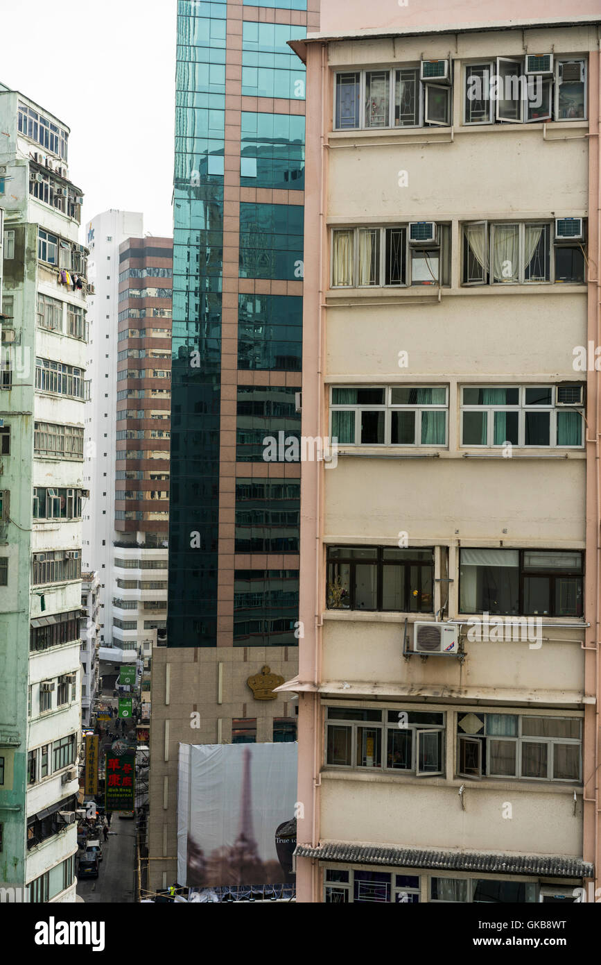 Hong Kong crowded housing Stock Photo - Alamy