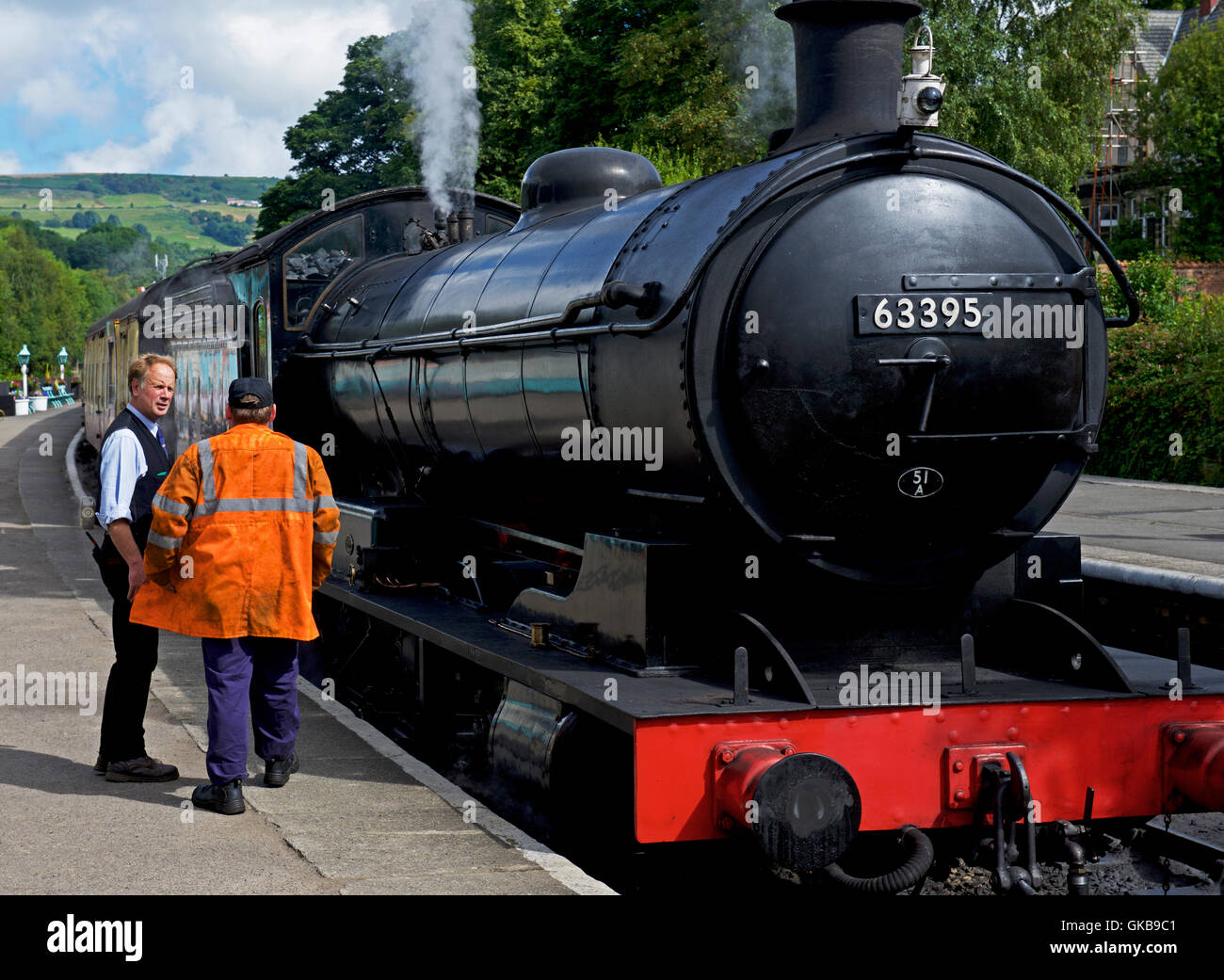 Steam engine driver yorkshire hi-res stock photography and images - Alamy