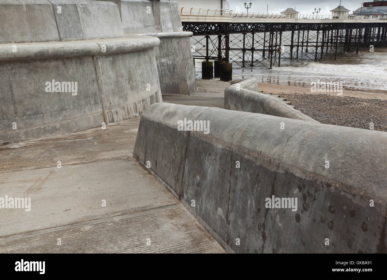 Reinforced concrete sea wall damage hi-res stock photography and images ...