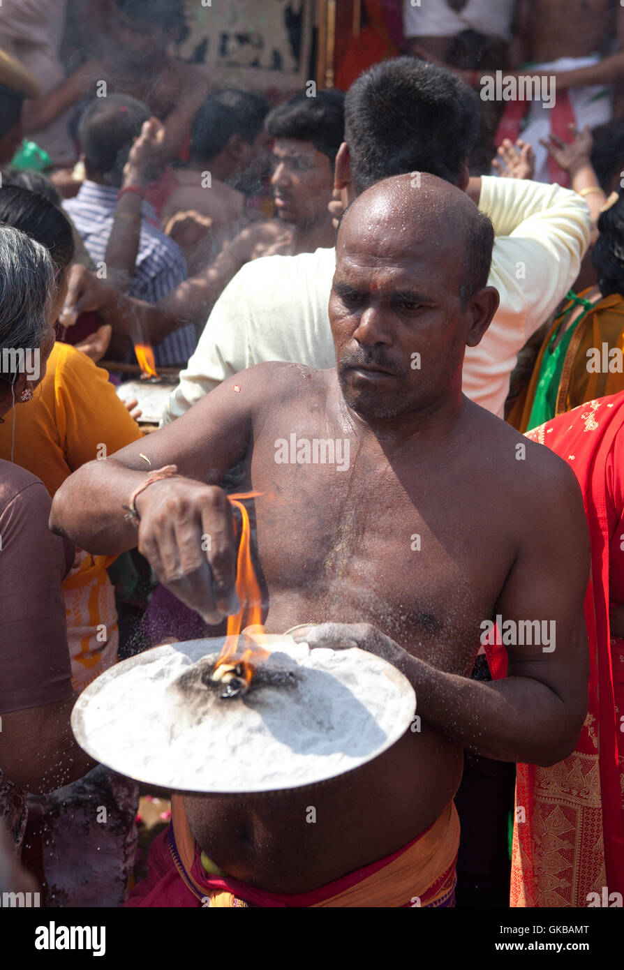 Puthur kulumai amman kutti kudi tiruvizha hi-res stock photography and ...