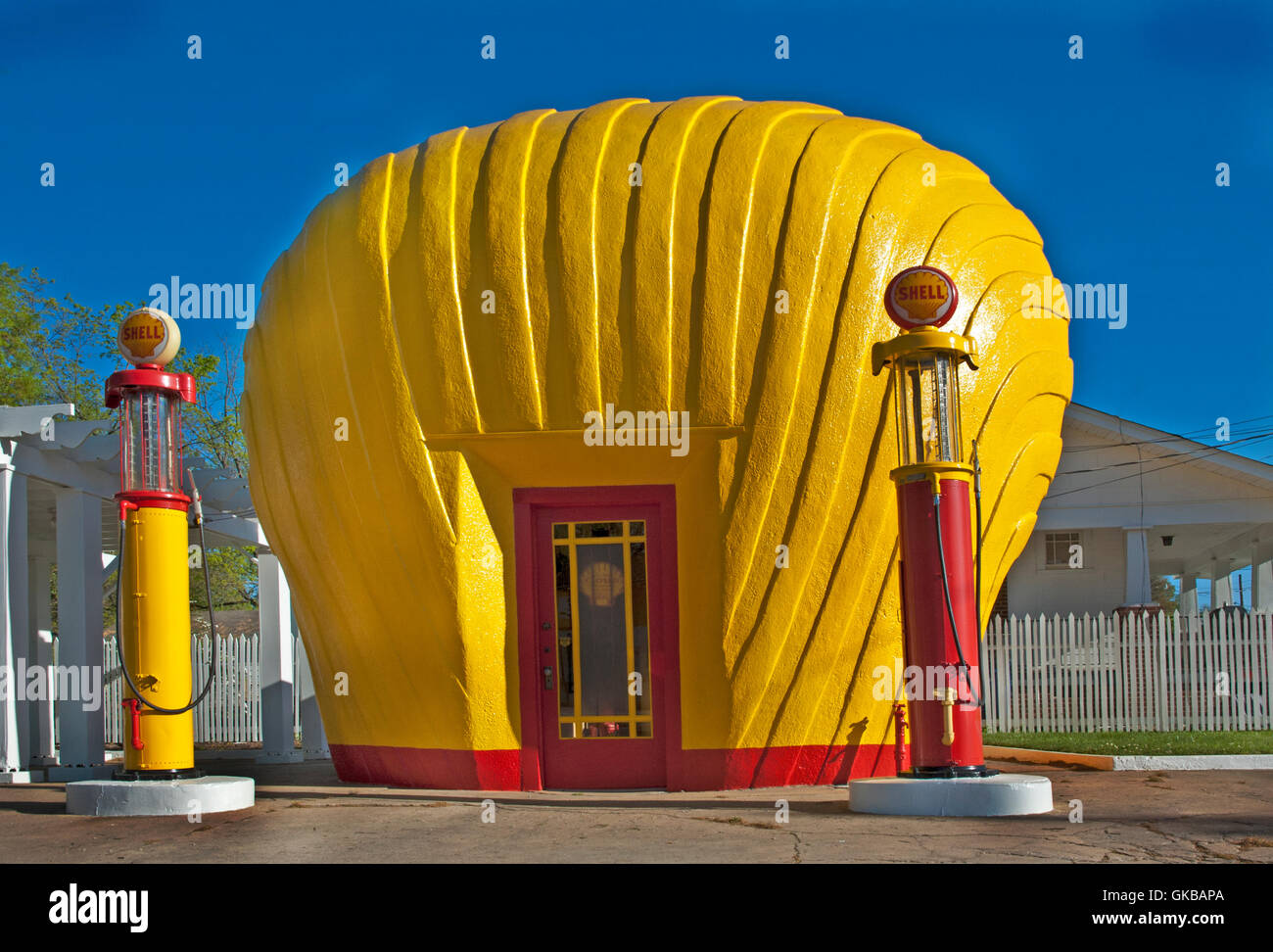 Gas station made large hi-res stock photography and images - Alamy