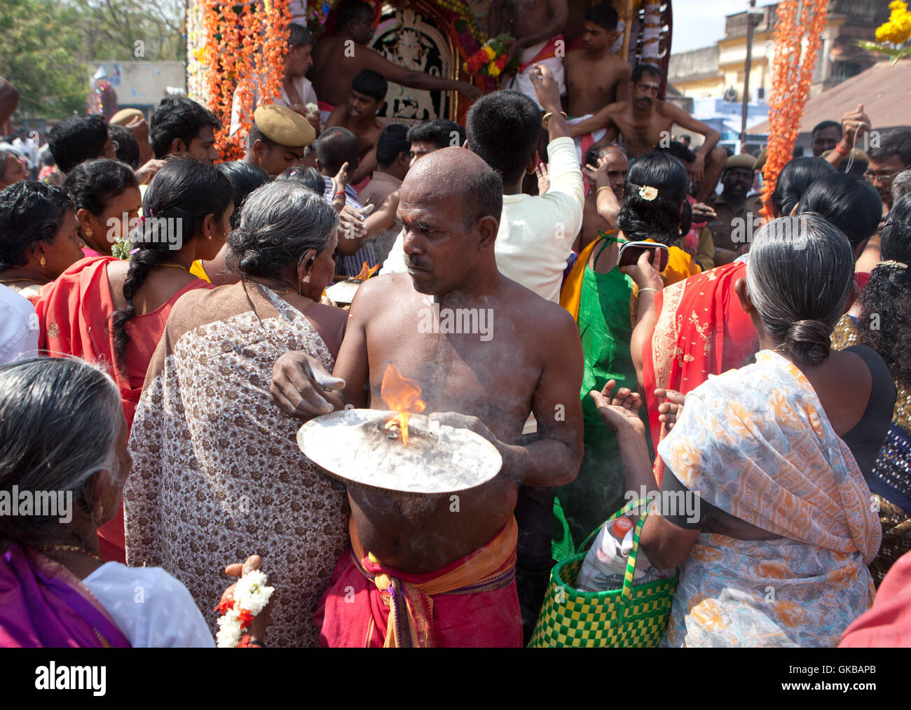 Puthur kulumai amman kutti kudi tiruvizha hi-res stock photography and ...