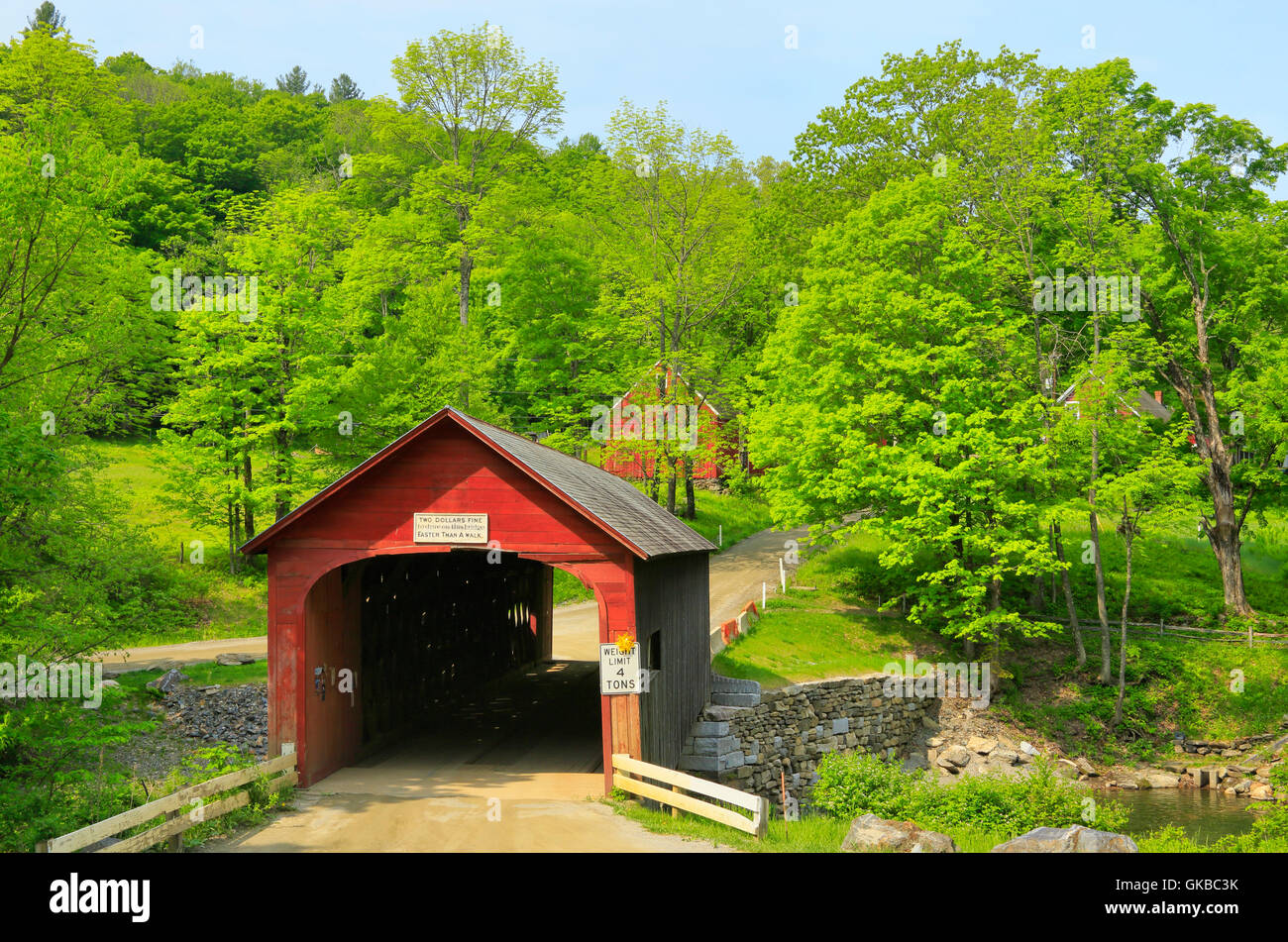 Green river covered bridge guilford hi-res stock photography and images ...
