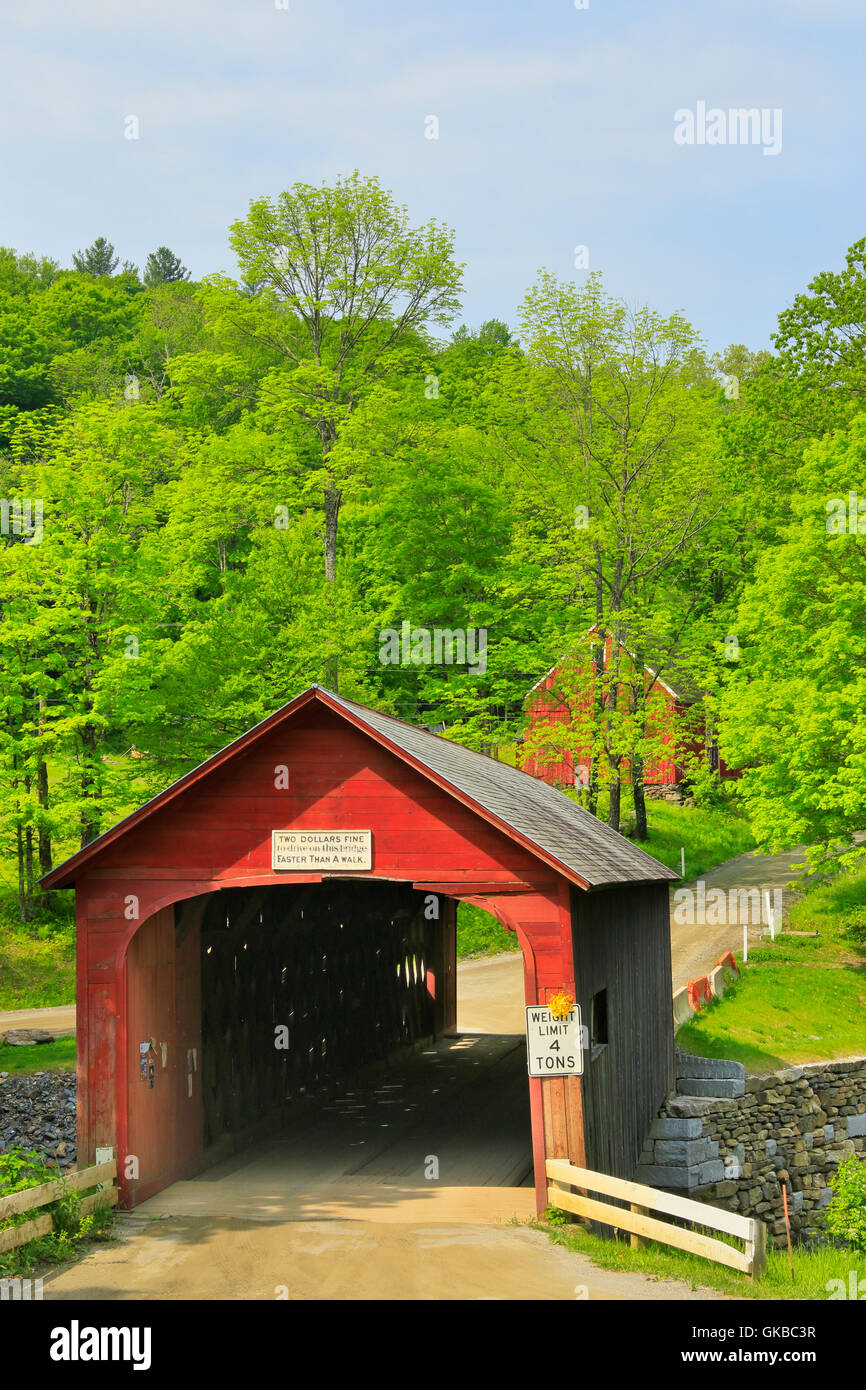 Green river covered bridge guilford hi-res stock photography and images ...