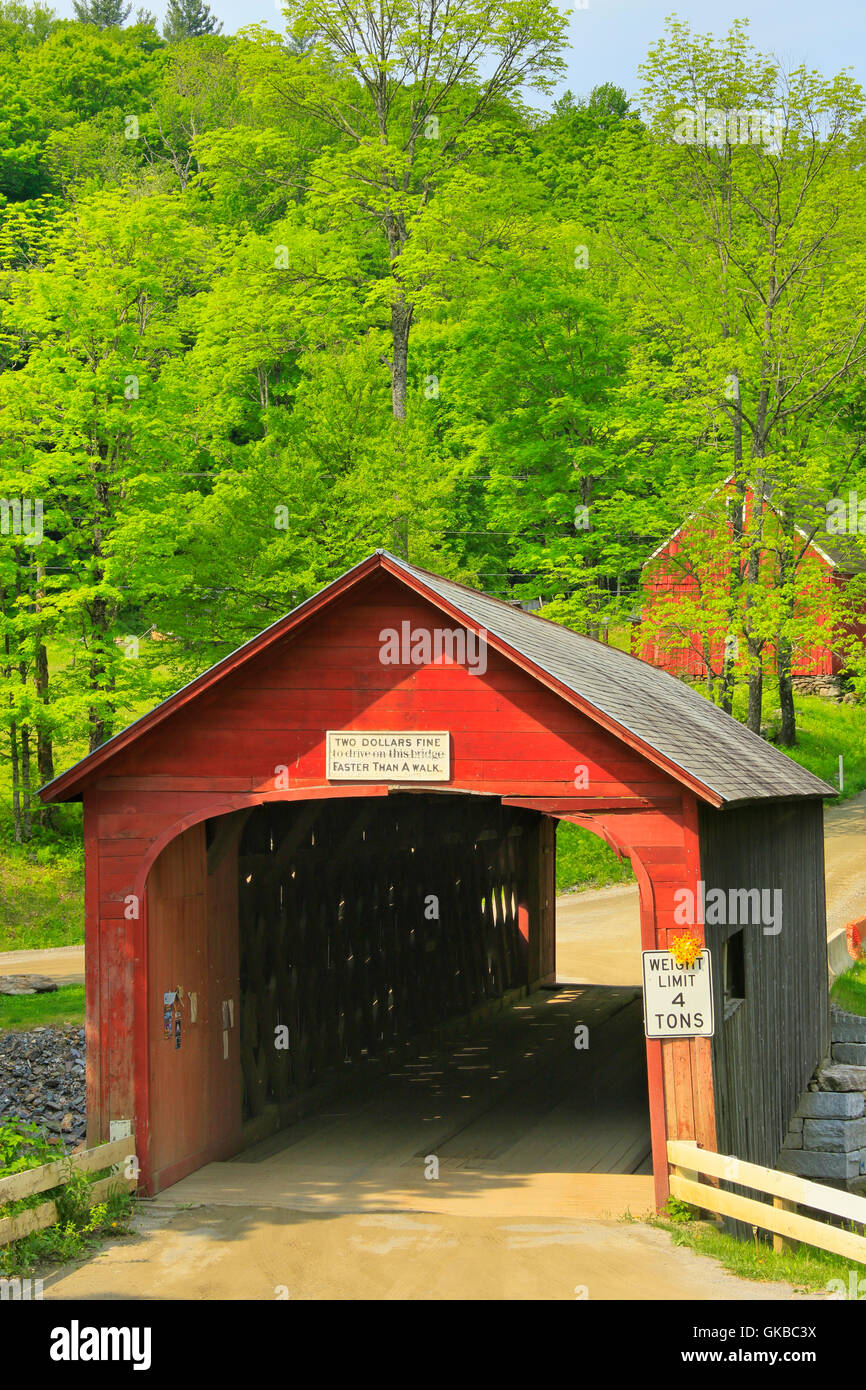 Green river covered bridge guilford hi-res stock photography and images ...