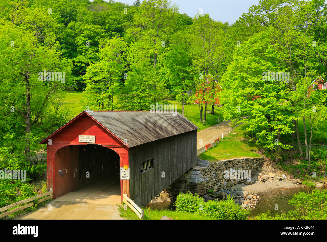 Green river covered bridge guilford hi-res stock photography and images ...