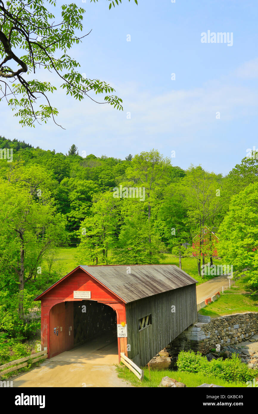Green river covered bridge guilford hi-res stock photography and images ...