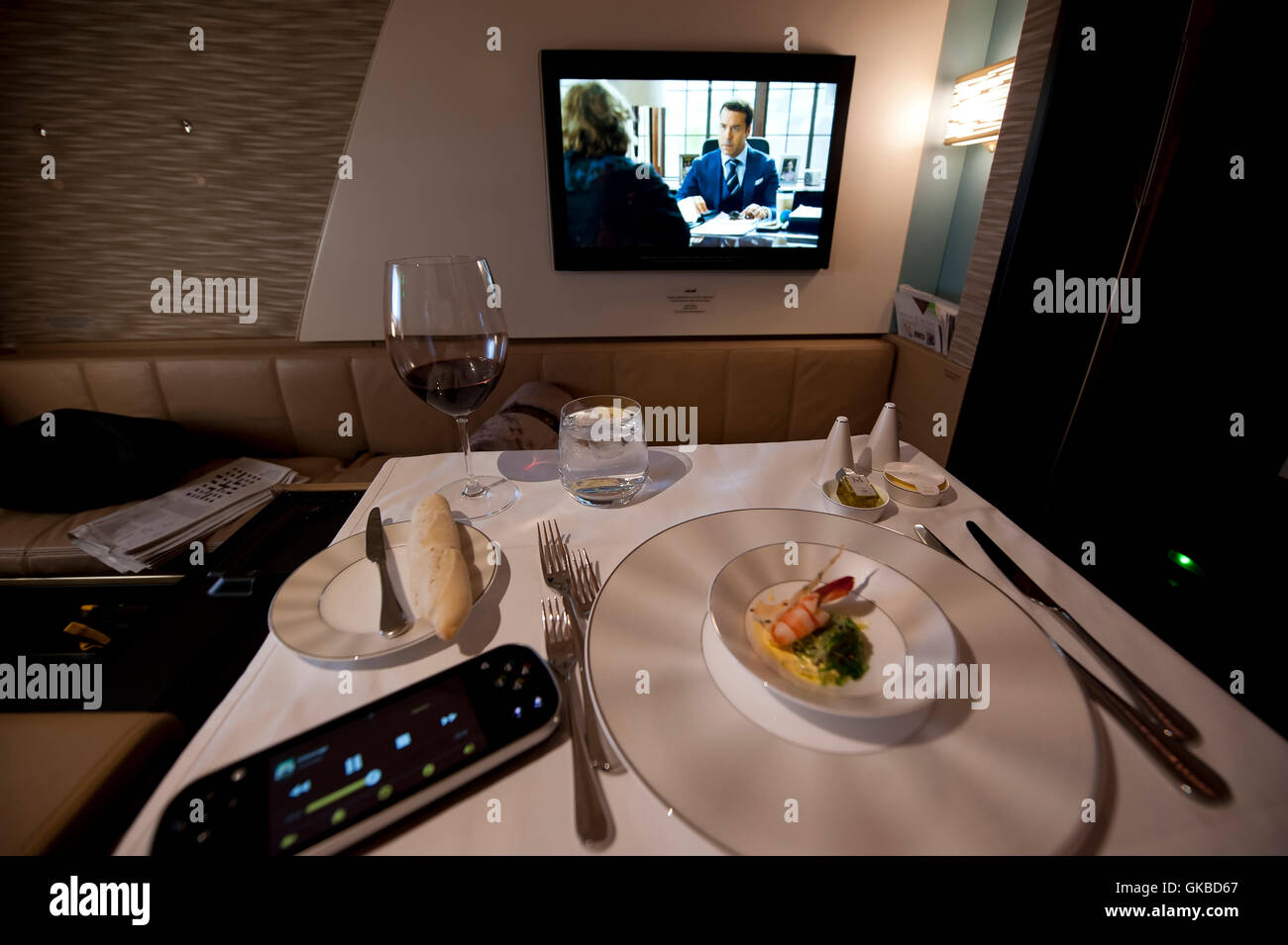 Etihad airways first class hi-res stock photography and images - Alamy