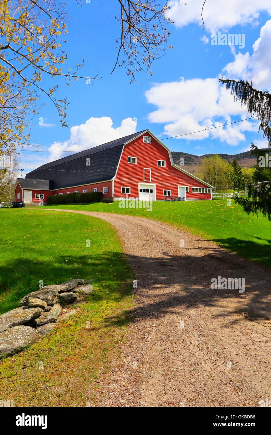 Red barn vermont hi-res stock photography and images - Alamy