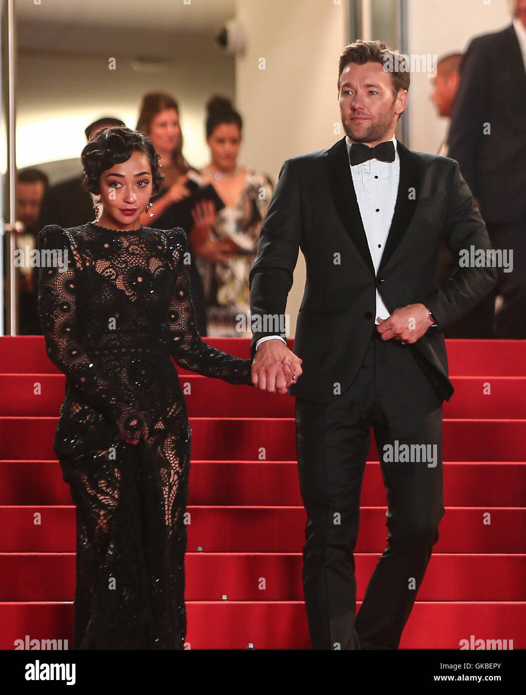 The cast and director of "Loving" leave the Palais de Festivals after ...