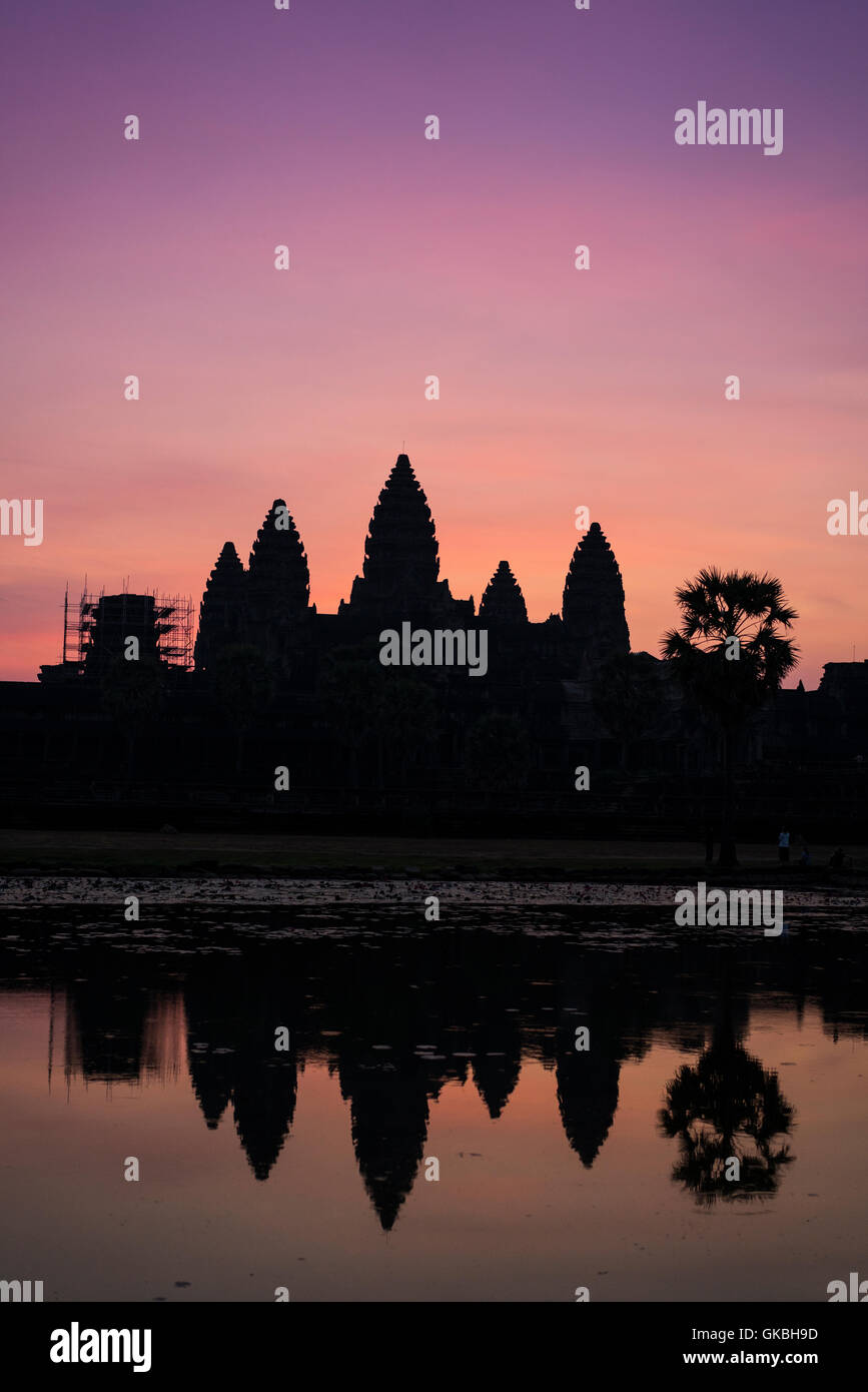 Water View of Angkor Wat Stock Photo - Alamy