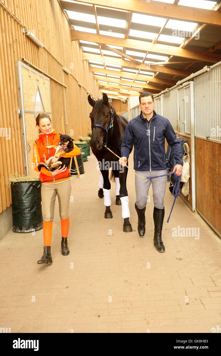 German actors Nora Huetz and Tobias Licht at the equestrian farm ...
