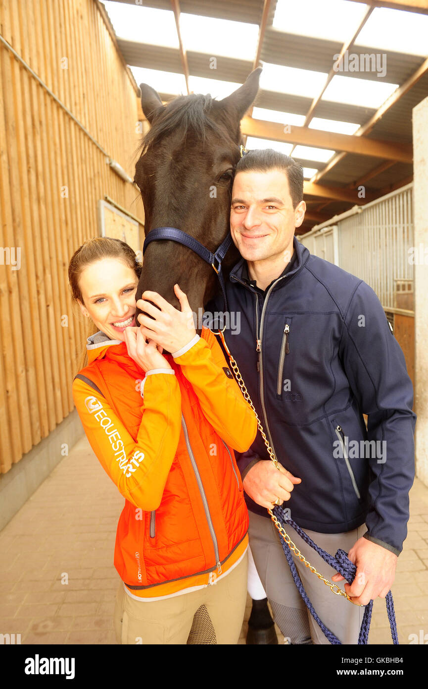 German actors Nora Huetz and Tobias Licht at the equestrian farm ...