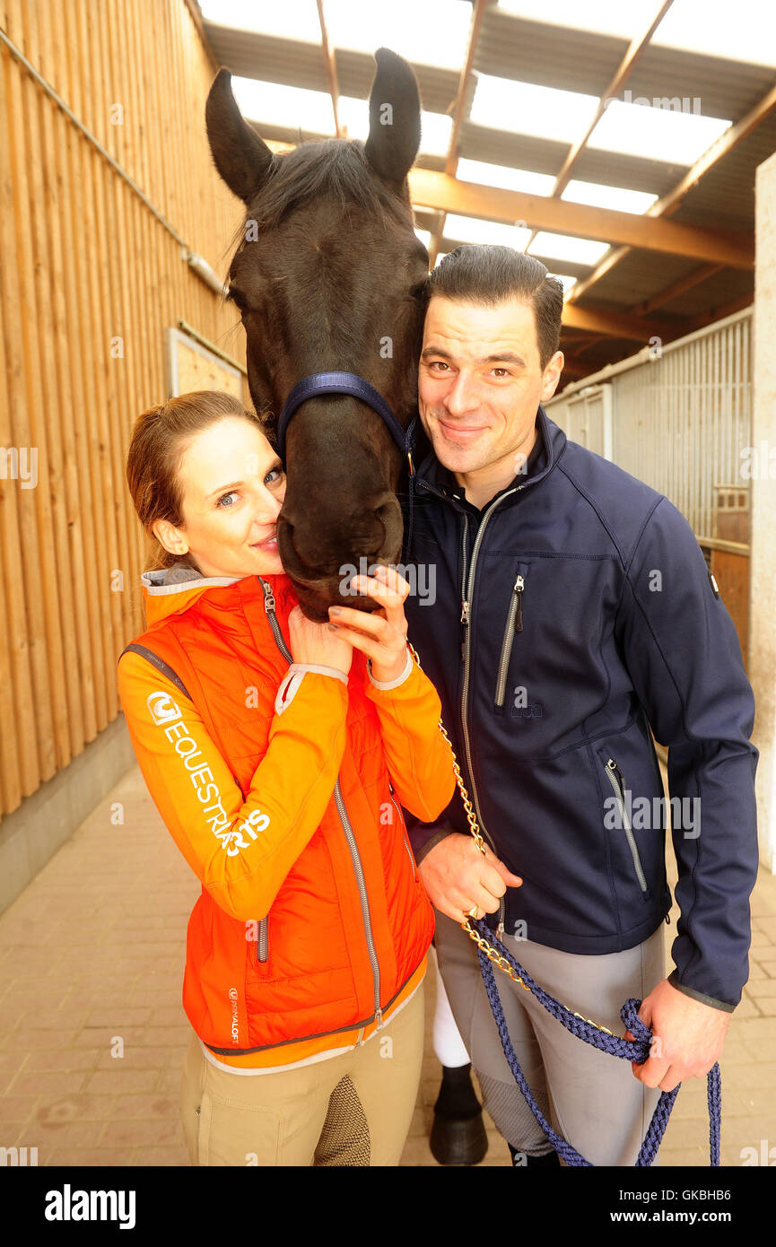 German actors Nora Huetz and Tobias Licht at the equestrian farm ...