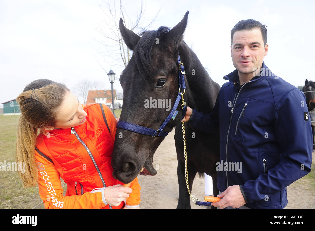 German actors Nora Huetz and Tobias Licht at the equestrian farm ...