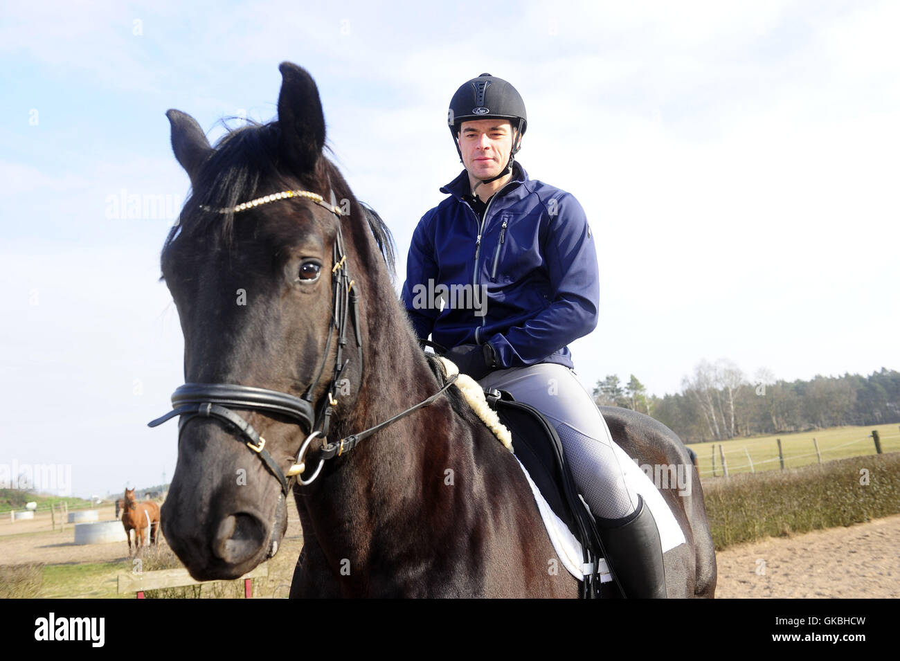 German actors Nora Huetz and Tobias Licht at the equestrian farm ...