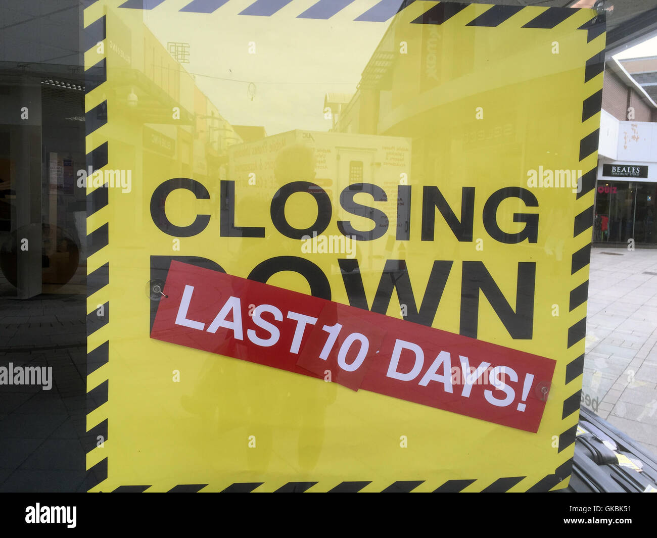 10 down hi-res stock photography and images - Alamy