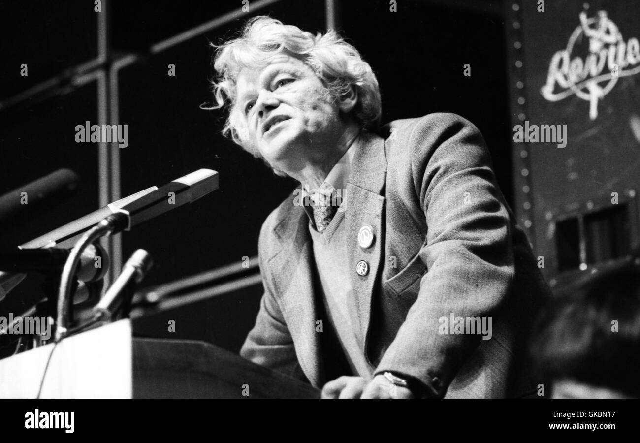 Edward Palmer Thomspon speaking. The 2nd " Krefelder Forum" (Krefelder ...