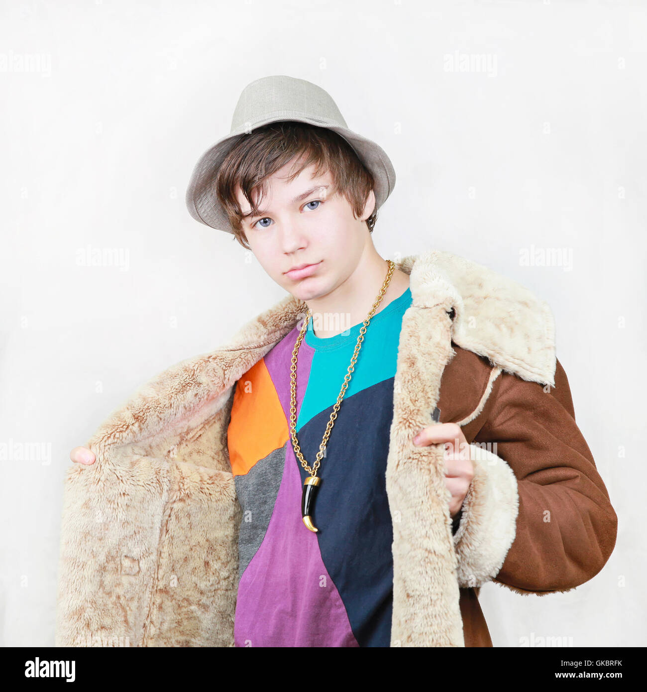hat gang teenager Stock Photo - Alamy