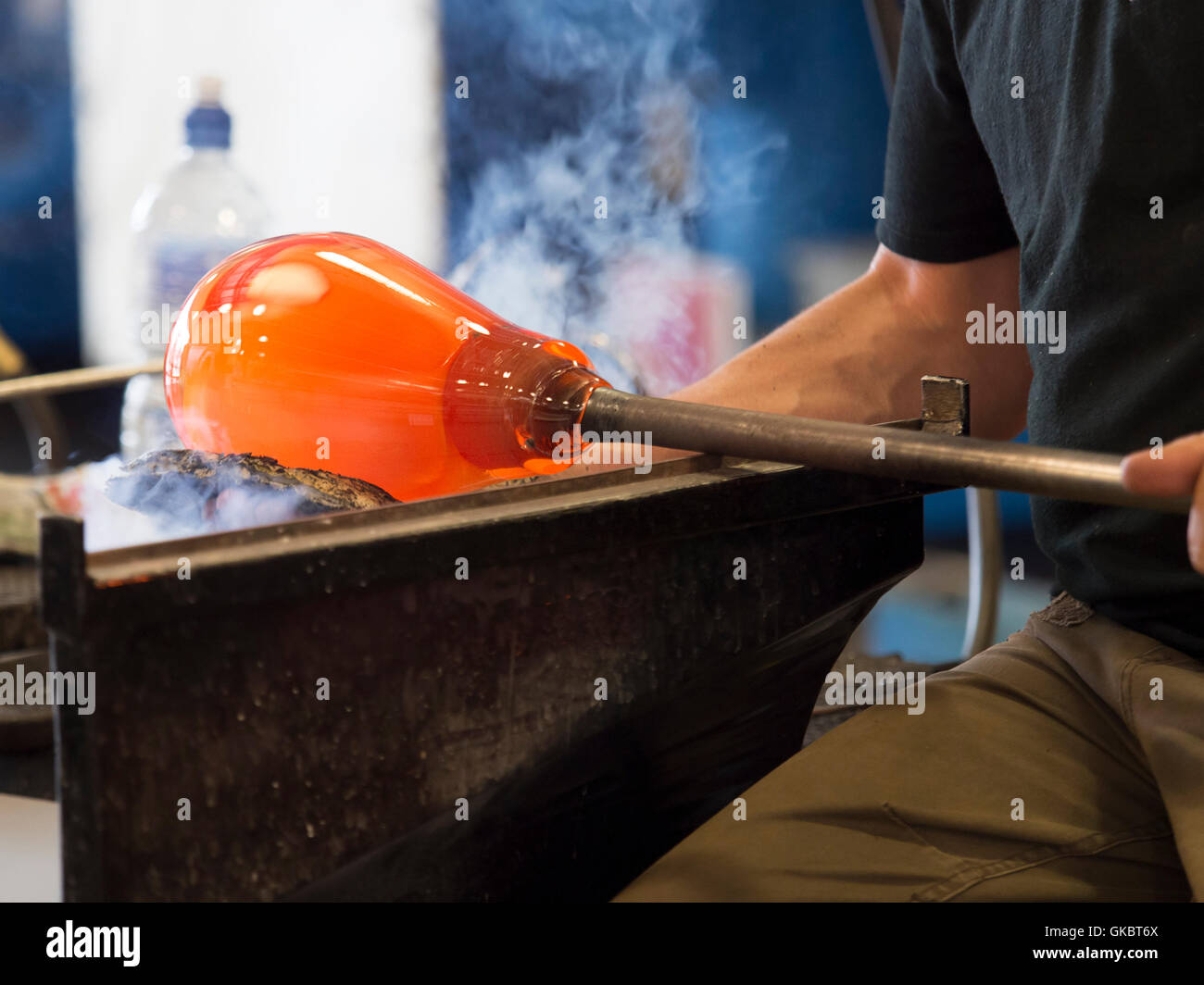 Glassblower hi-res stock photography and images - Alamy