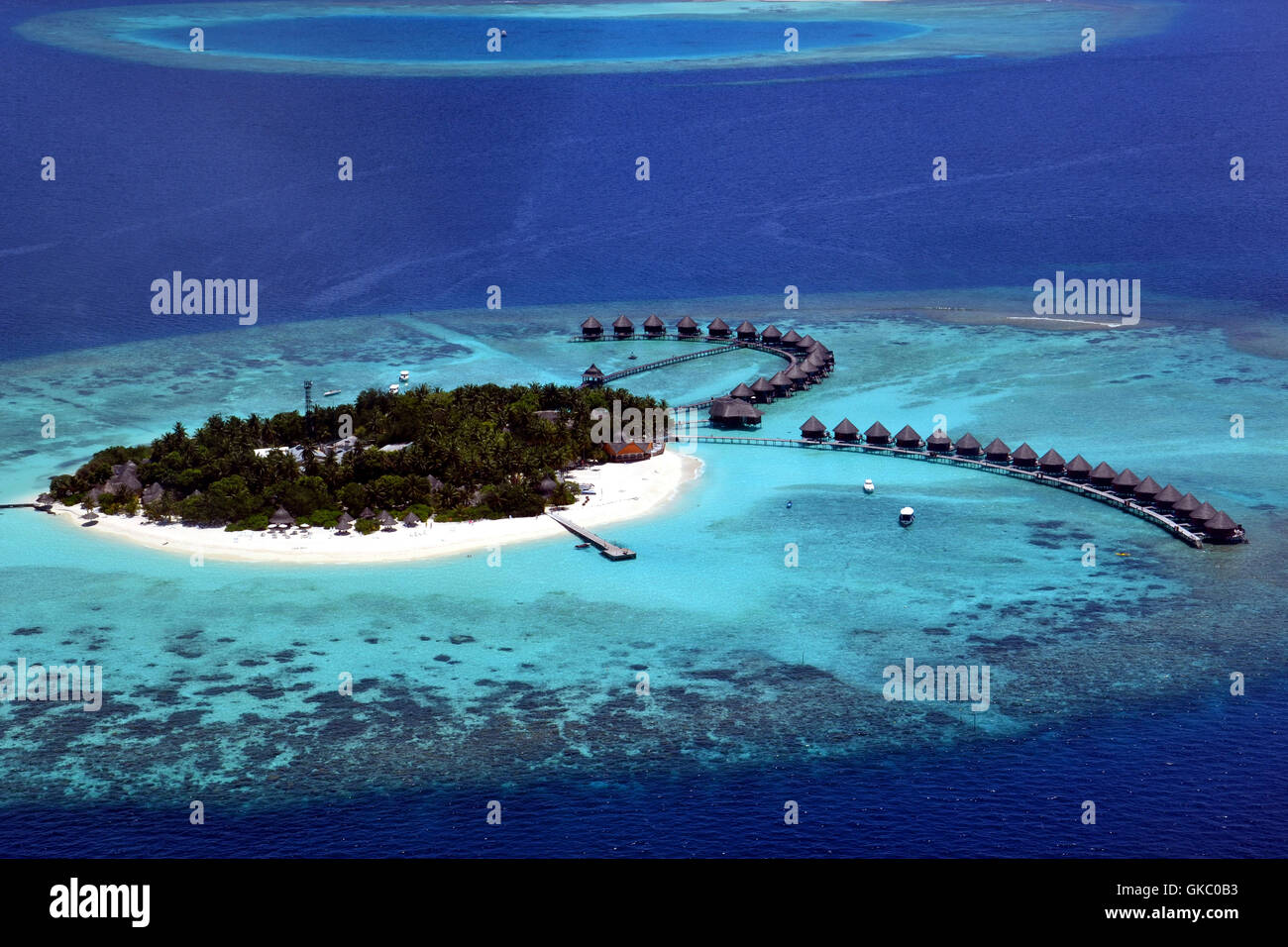 maldives atoll island Stock Photo - Alamy