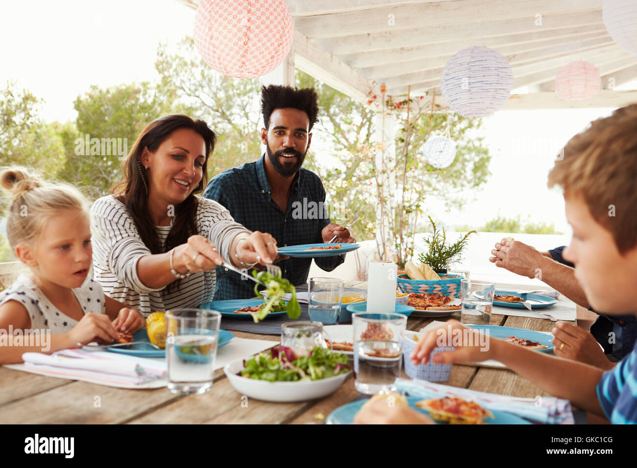 Friends meal outdoor at home spain hi-res stock photography and images ...