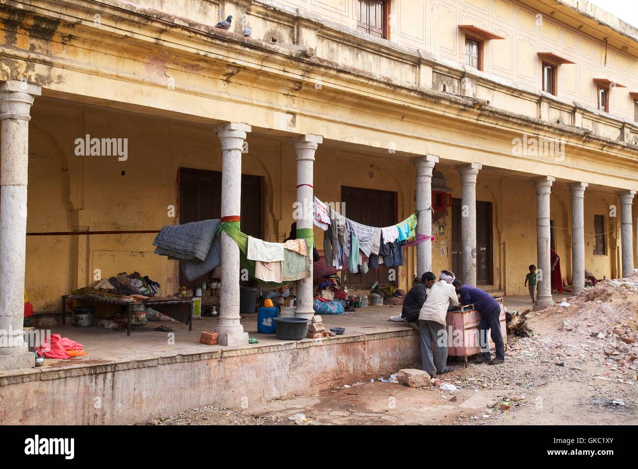 Poor indian street people hi-res stock photography and images - Alamy