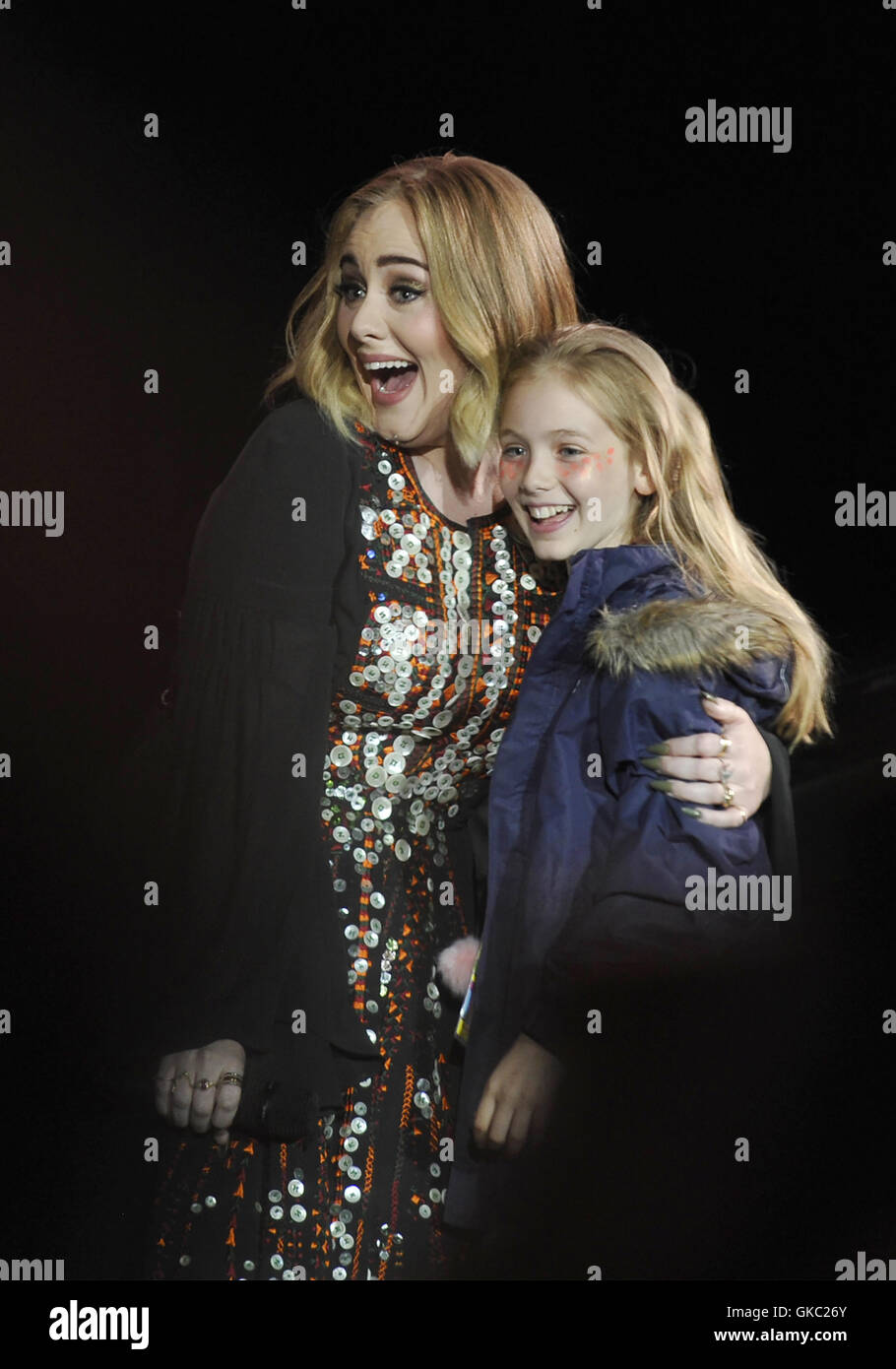 Adele glastonbury hi-res stock photography and images - Alamy