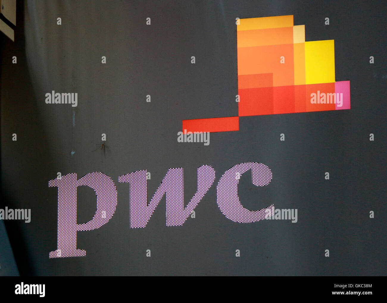 Pwc logo hi-res stock photography and images - Alamy