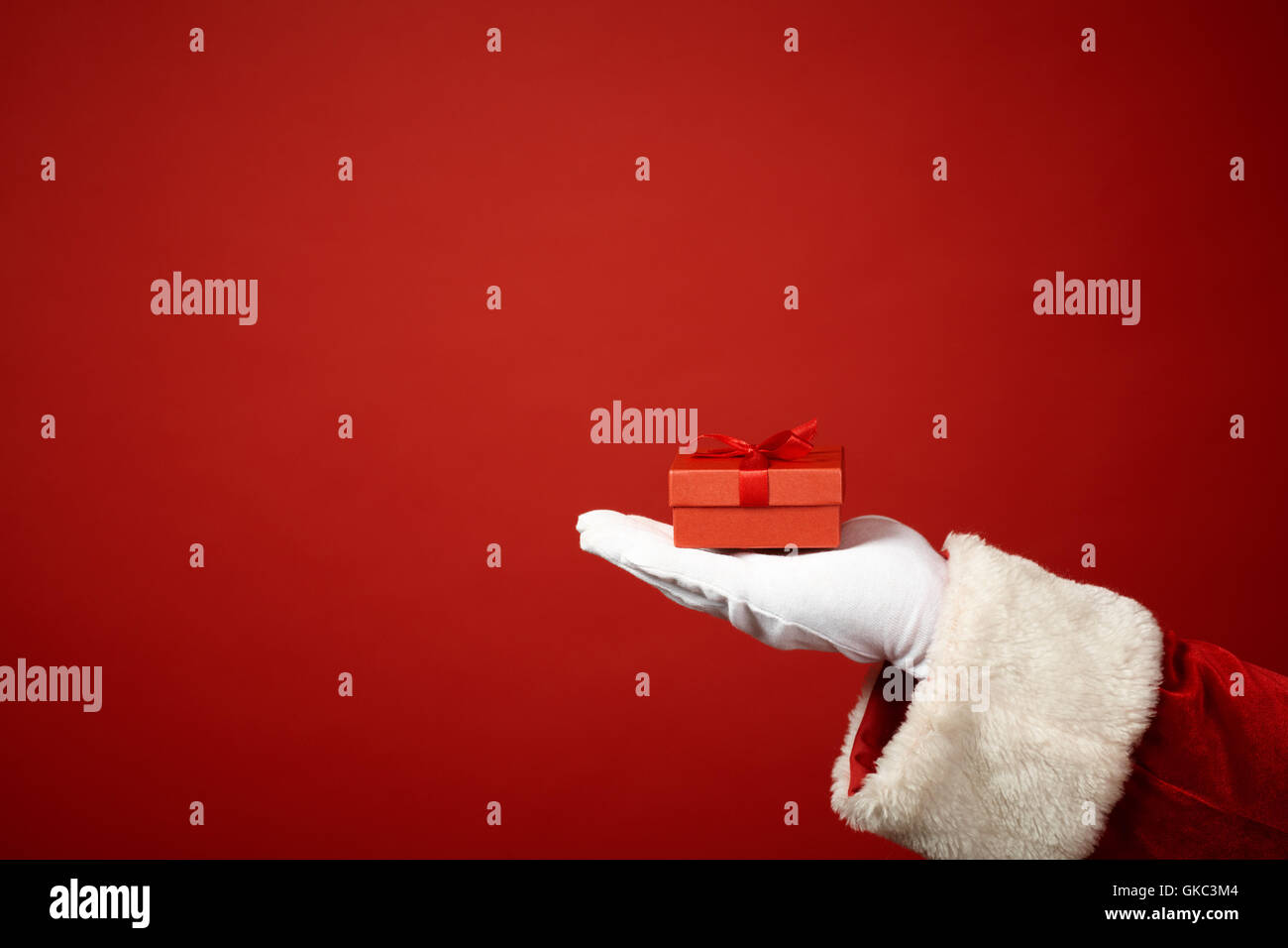 present hand closeup Stock Photo - Alamy