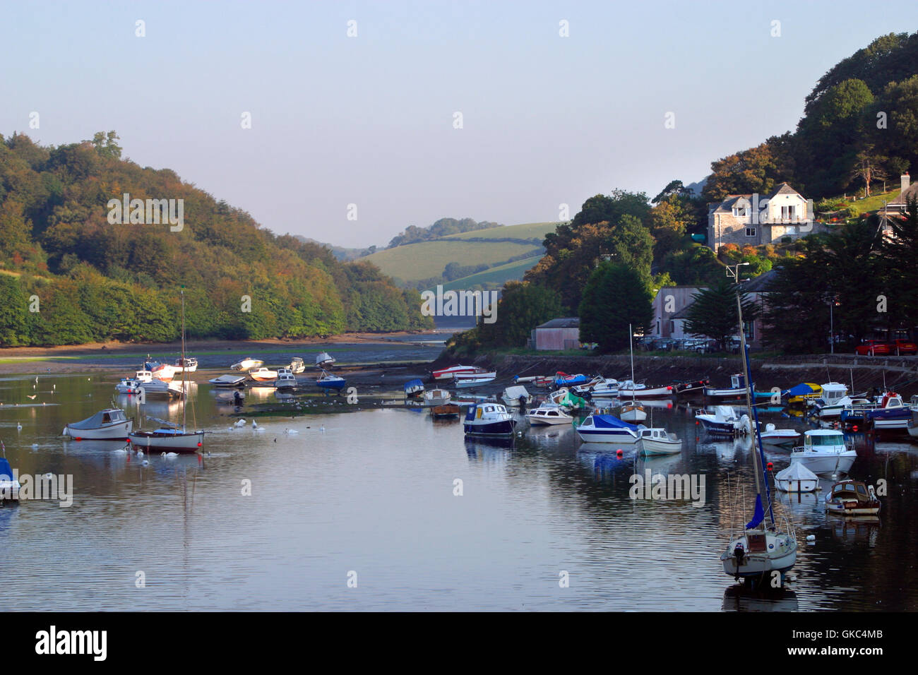 Looe fishing boats hi-res stock photography and images - Alamy