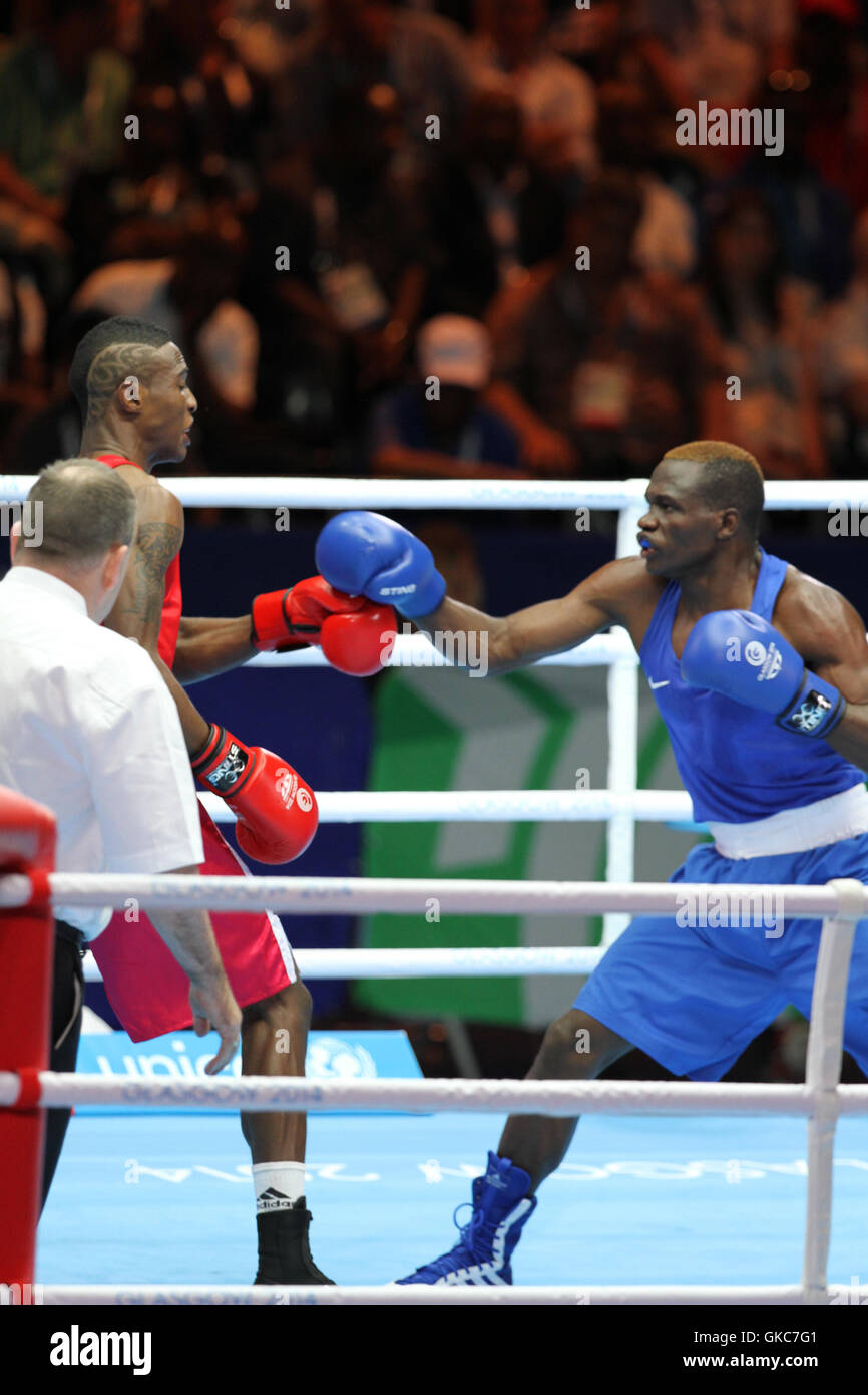 Merven CLAIR, Mauritius (Red) v Rayton OKWIRI, Kenya (Blue) in the Men ...