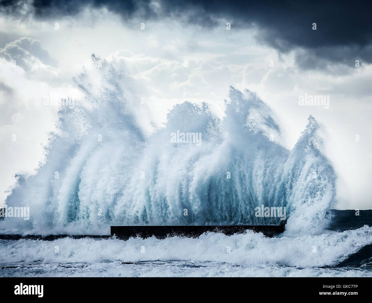 Waves of clouds hi-res stock photography and images - Alamy