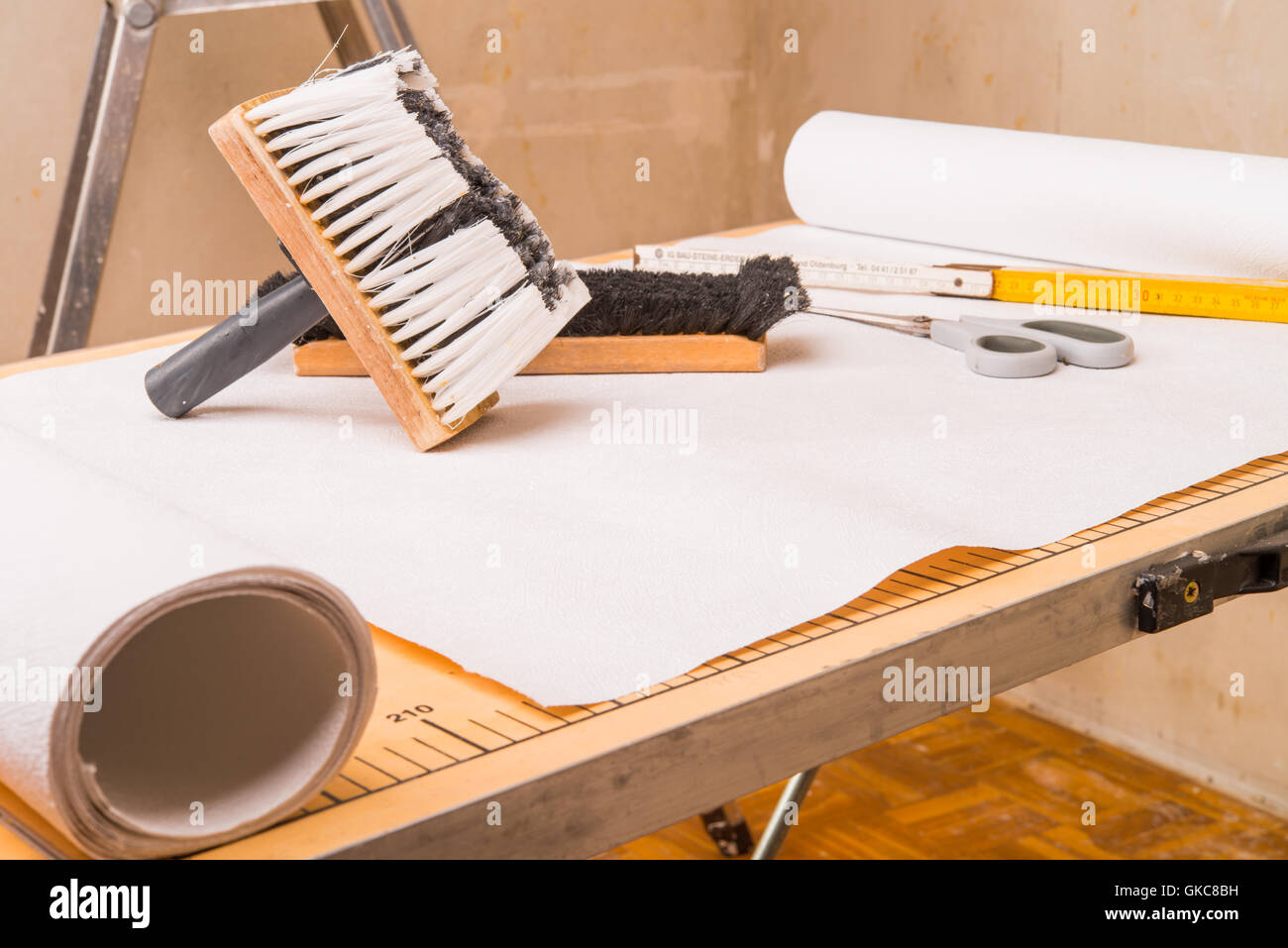 Pasting table hi-res stock photography and images - Alamy