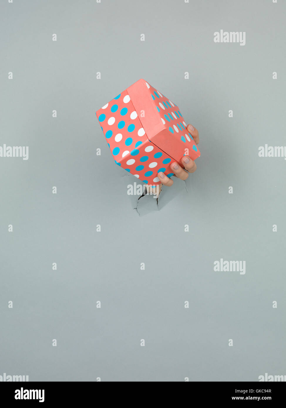 woman present object Stock Photo - Alamy