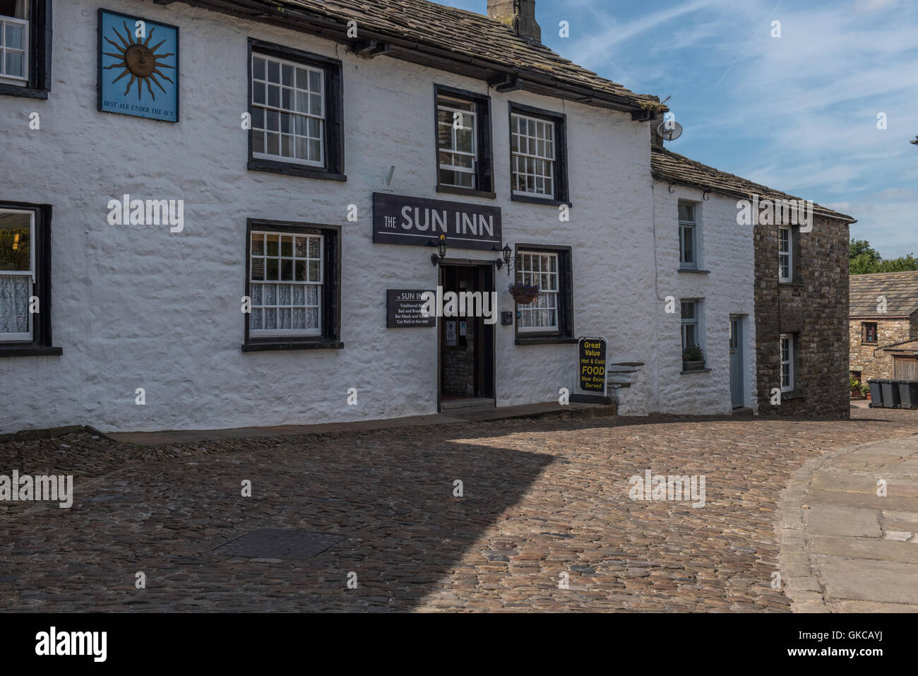 The Sun Inn in the Yorkshire Dales village of Dent Stock Photo - Alamy