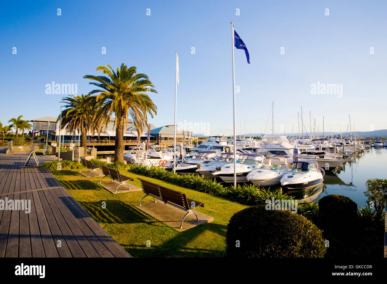 boardwalk and marina berths at Hope Island Marina Stock Photo - Alamy