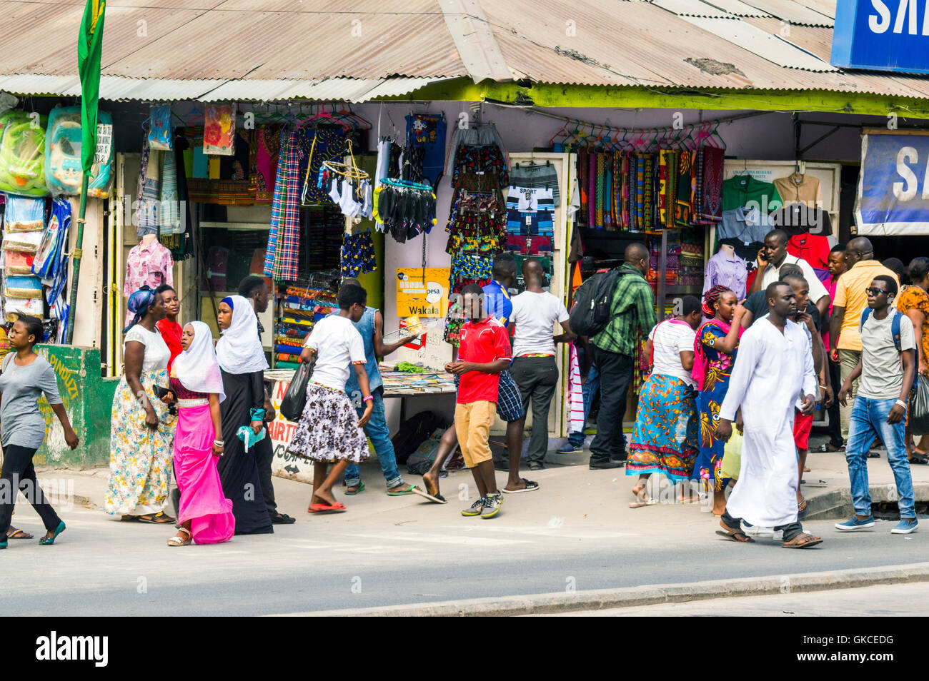 Street scene, Msimbazi Street, Kariakoo, Dar-es-Salaam, Tanzania Stock ...