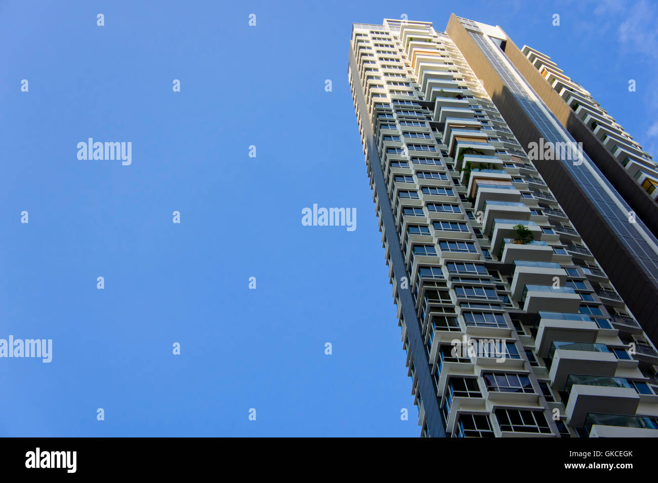 Big apartment block hi-res stock photography and images - Alamy