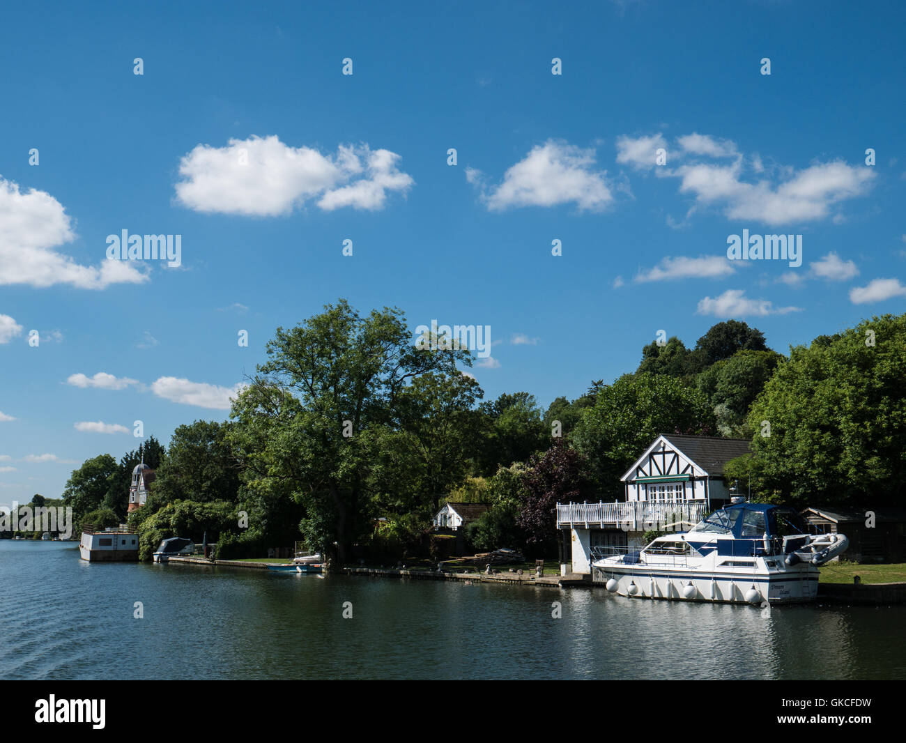 The warren caversham hi-res stock photography and images - Alamy