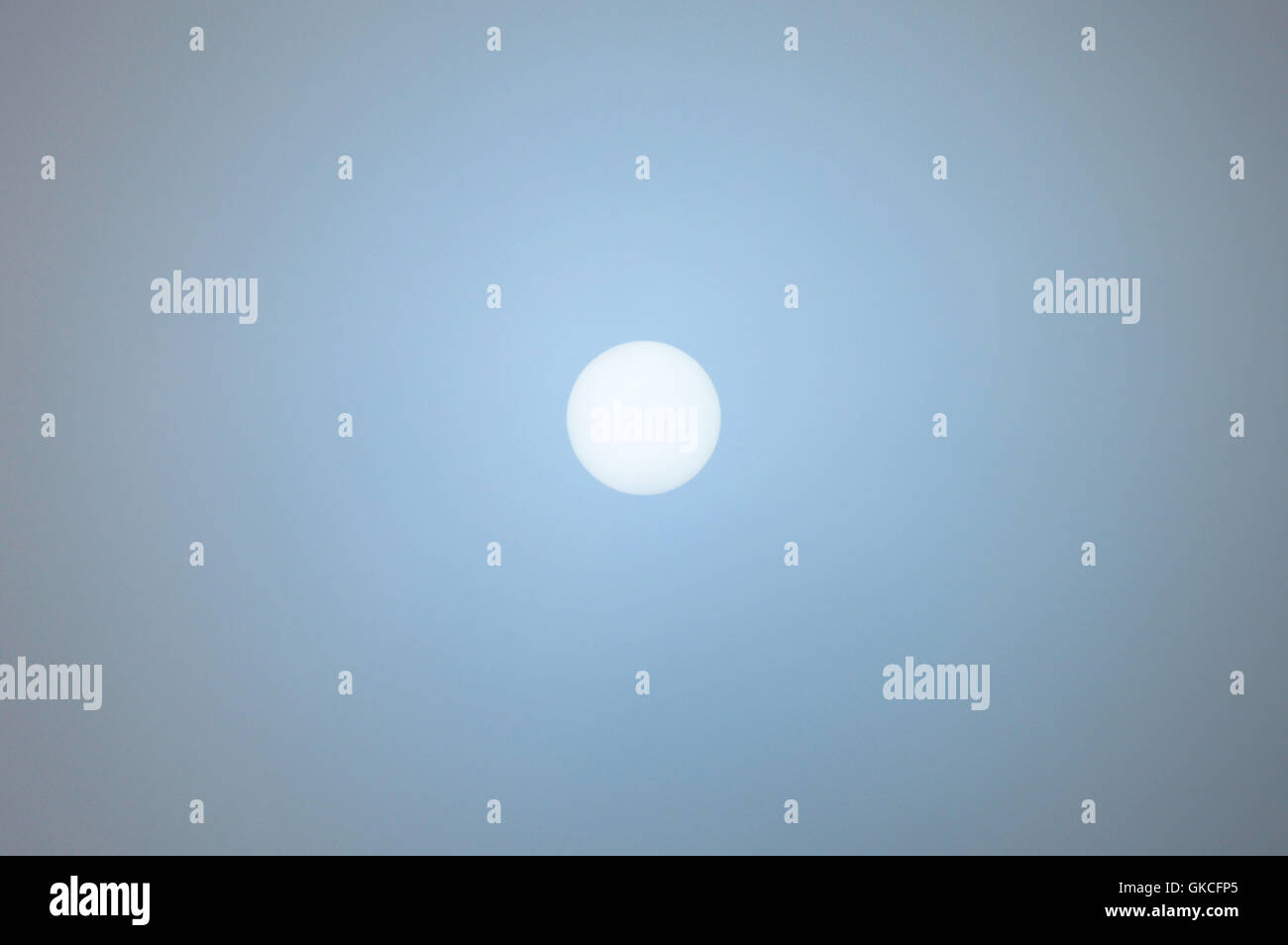 Bright sun in morning sky hi-res stock photography and images - Alamy