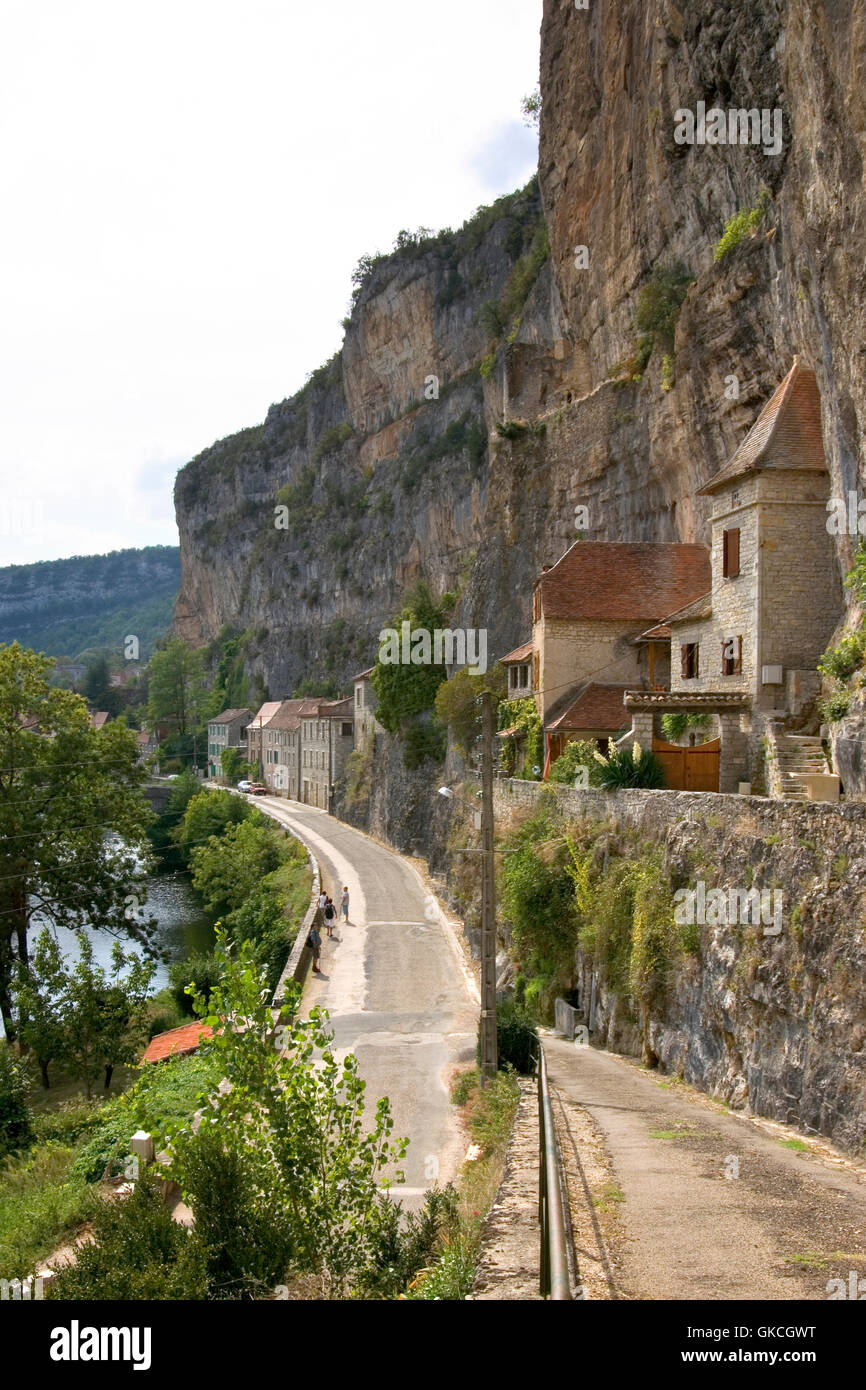 Unusual village houses built against the cliffs at Cabrerets, Lot ...