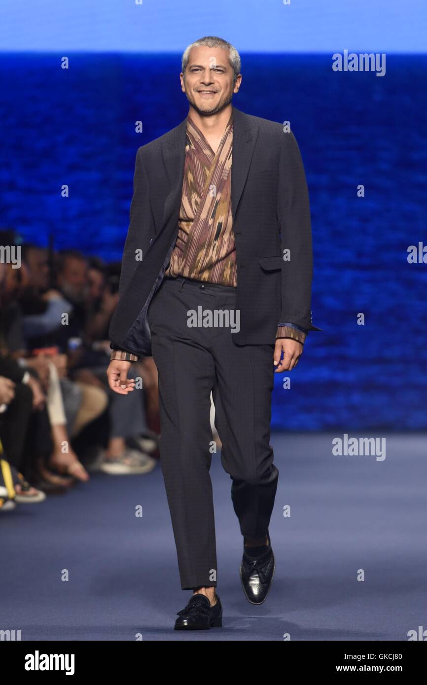 Milan Fashion Week Men's S/S 2017 - Etro - Catwalk Where: Milan, Italy ...