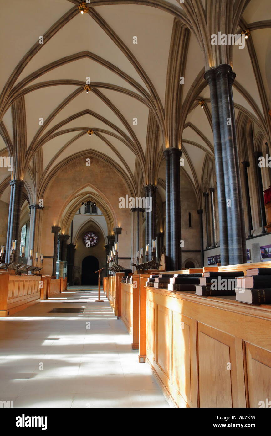 London temple hi-res stock photography and images - Alamy