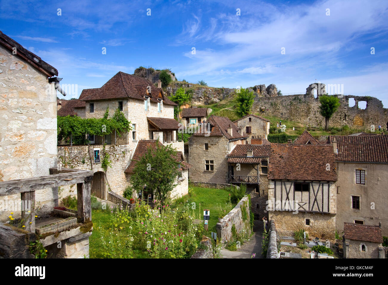 The historic clifftop village tourist attraction of St Cirq Lapopie, Lot, France Stock Photo - Alamy